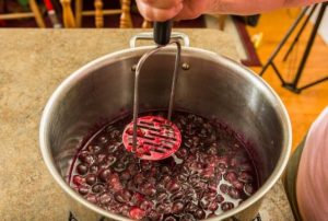 How To Make Grape Juice - 5 Methods + How To Can